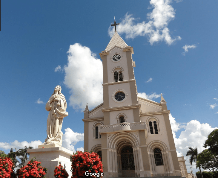 Cemitério Municipal de Tanabi Floricultura Coroa de Flores